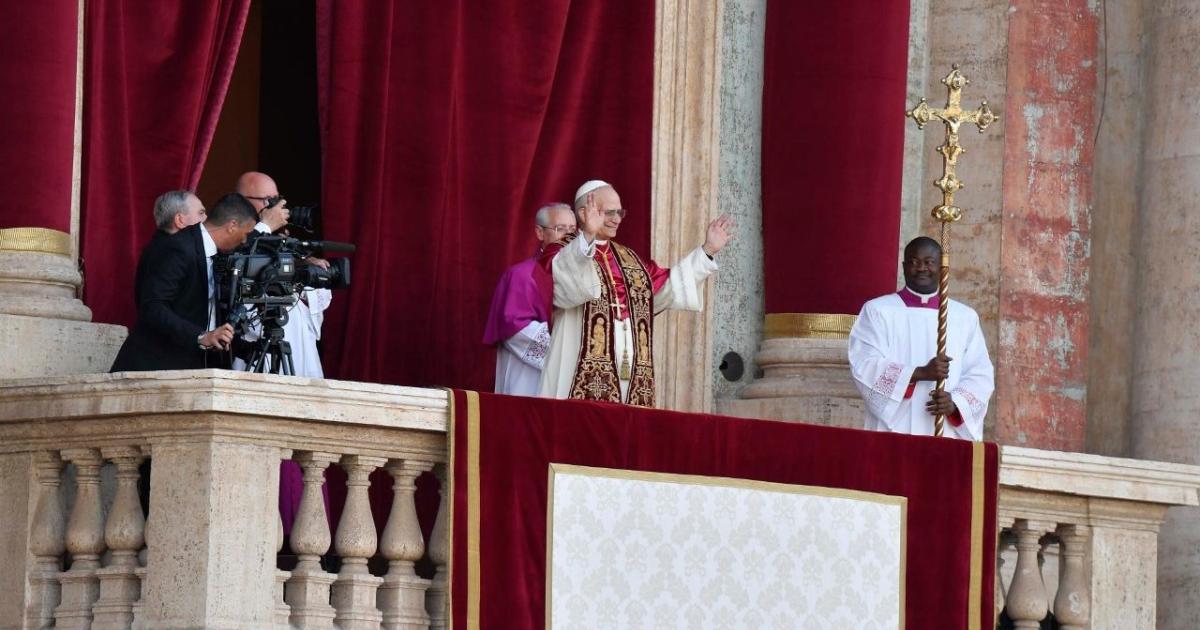 Nhìn lại hai lễ khai mạc sứ vụ Phêrô của hai vị Giáo hoàng tiền nhiệm ...