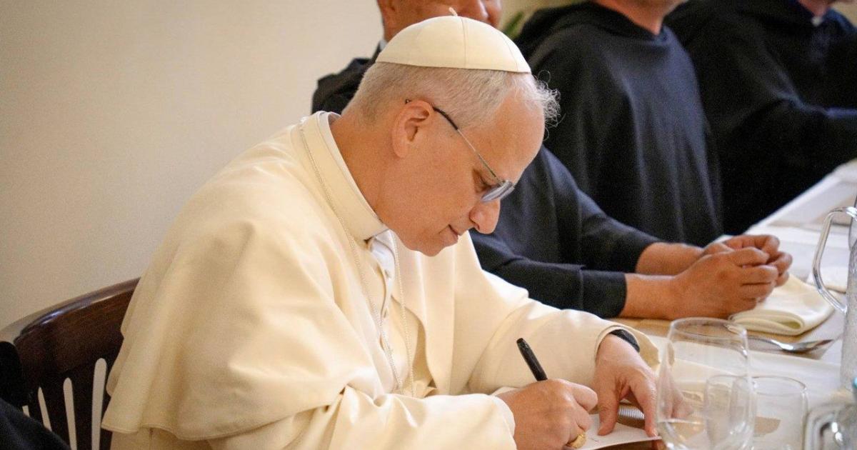 Đức Giáo hoàng Lêô XIV cập nhật hộ chiếu Peru | RVA